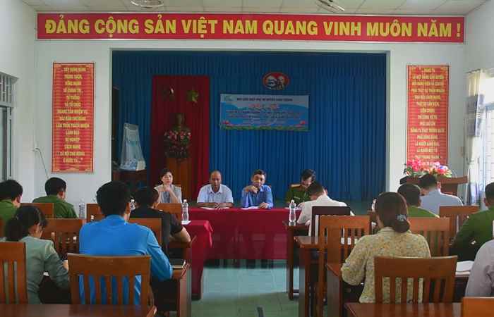 Lãnh đạo huyện Châu Thành kiểm tra tiến độ cài đặt định danh điện tử